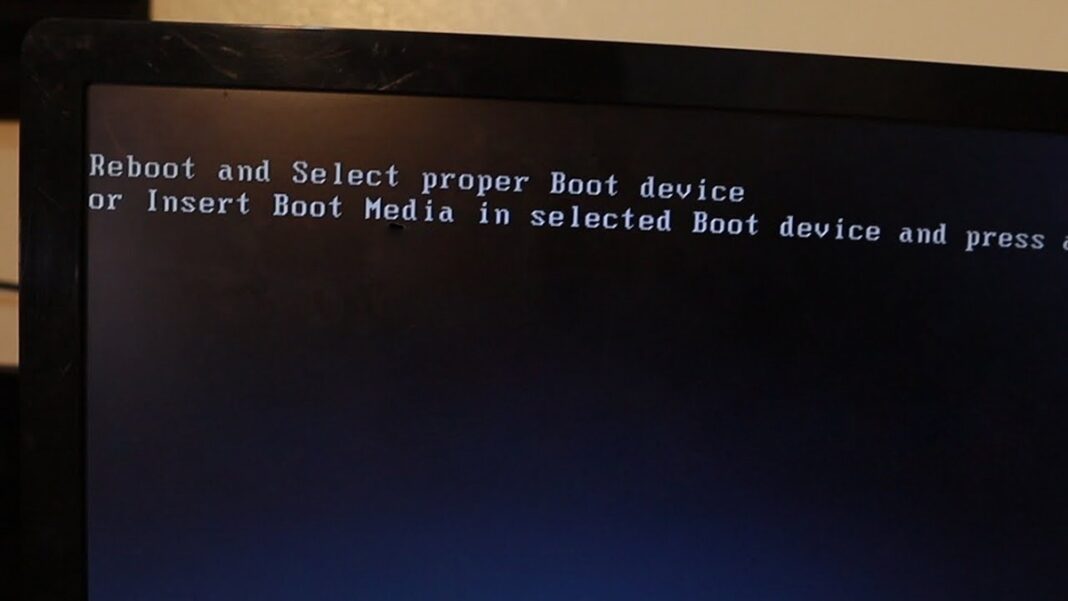 Lỗi Reboot and Select proper Boot device là gì, cách sửa?